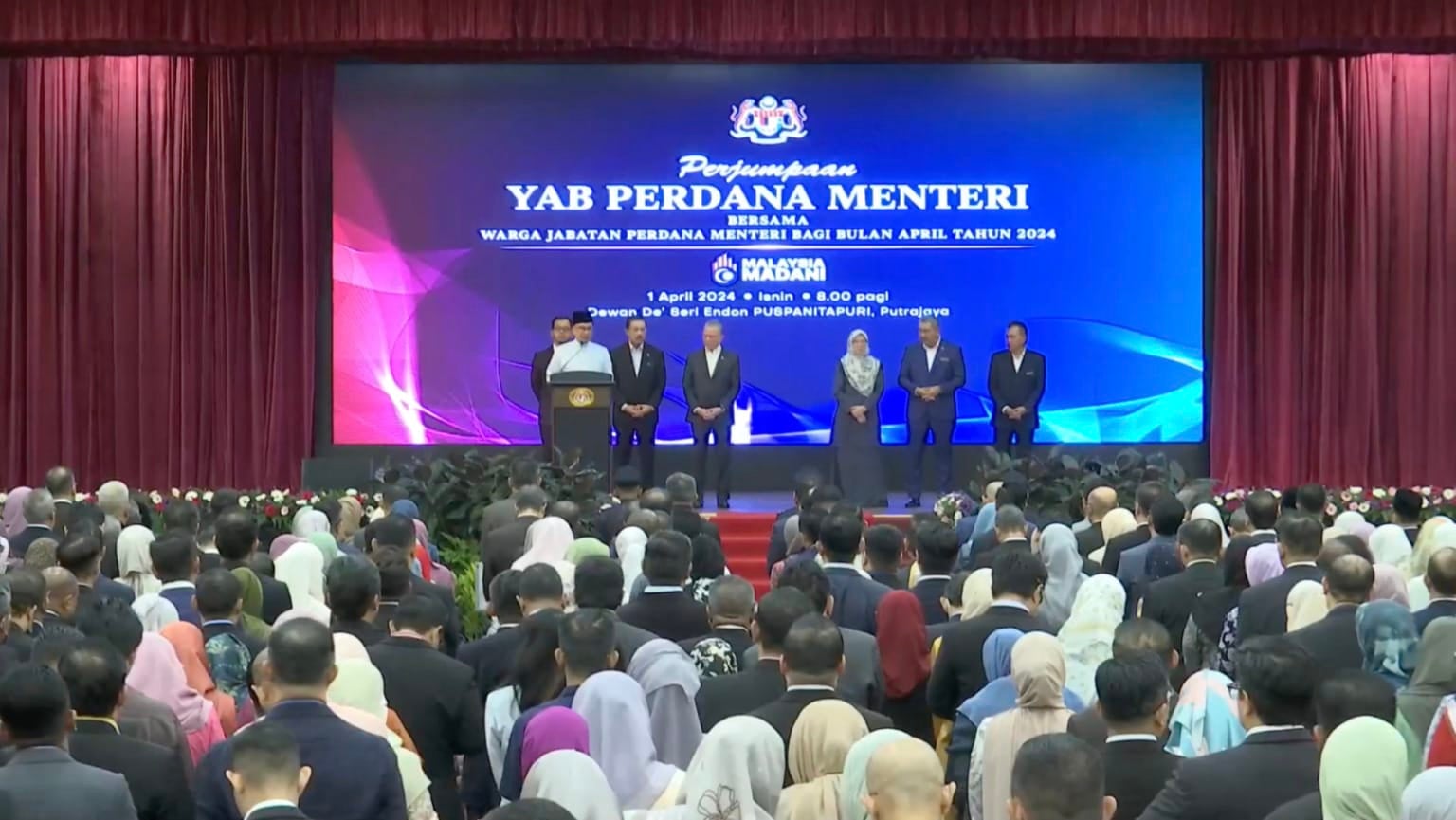 PMX Makes U-Turn, Announces RM500 Special Hari Raya Aid for Grade 56 Civil Servants & Below ...